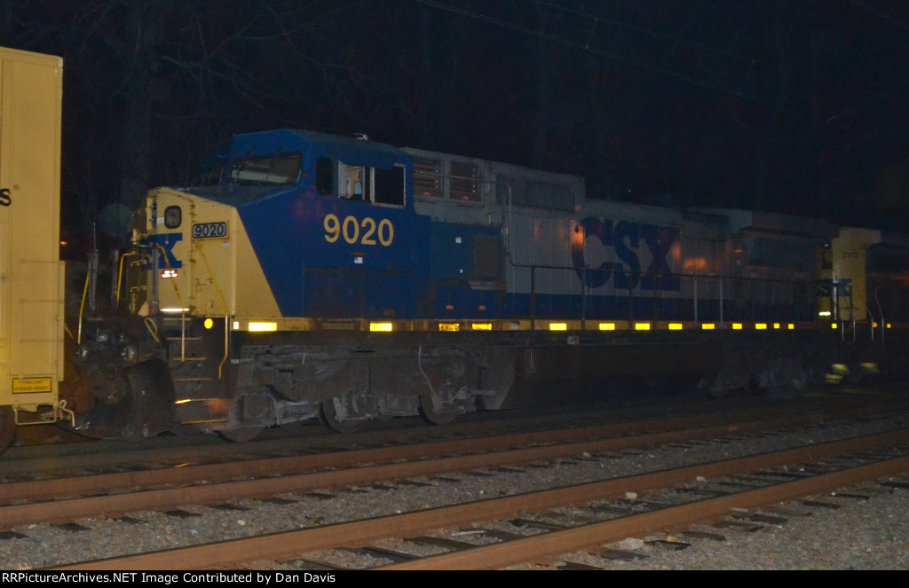 CSX C40-9W 9020 trails CSX AC44CW 202 on Q301-12